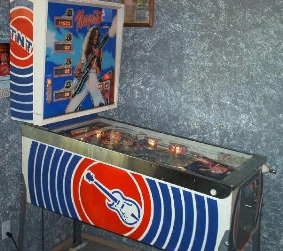 Flipper rock'n'roll: avete mai giocato con uno di questi? - Foto 1 di 15