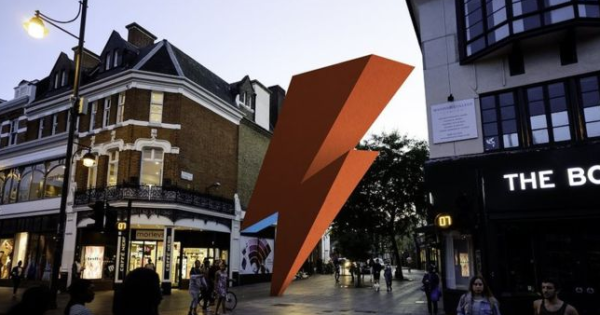 David Bowie: è inizata la raccolta fondi per una saetta gigante in suo ...